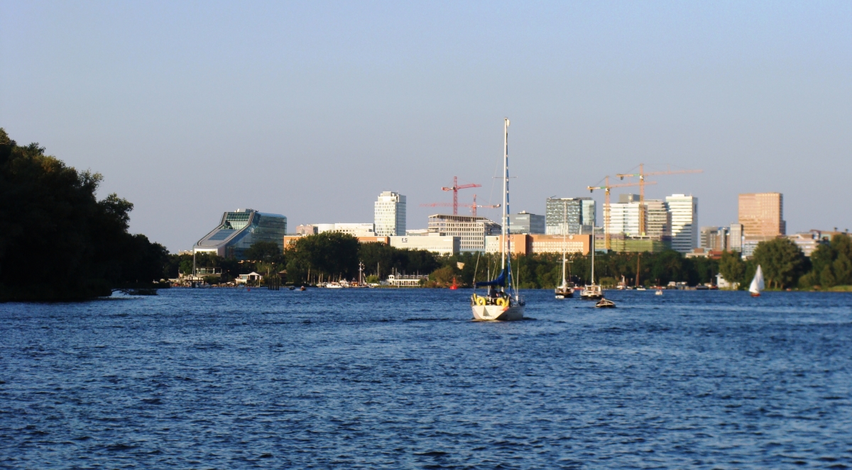 Im Konvoi durch Amsterdam - Segeln mit Yemanja